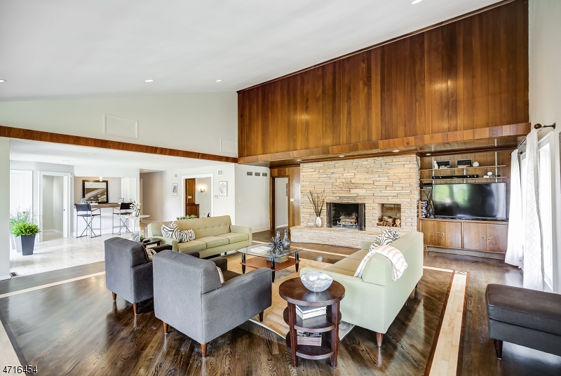 Northern New Jersey Mid-Century Modern Homes For Sale- Walkable Suburb