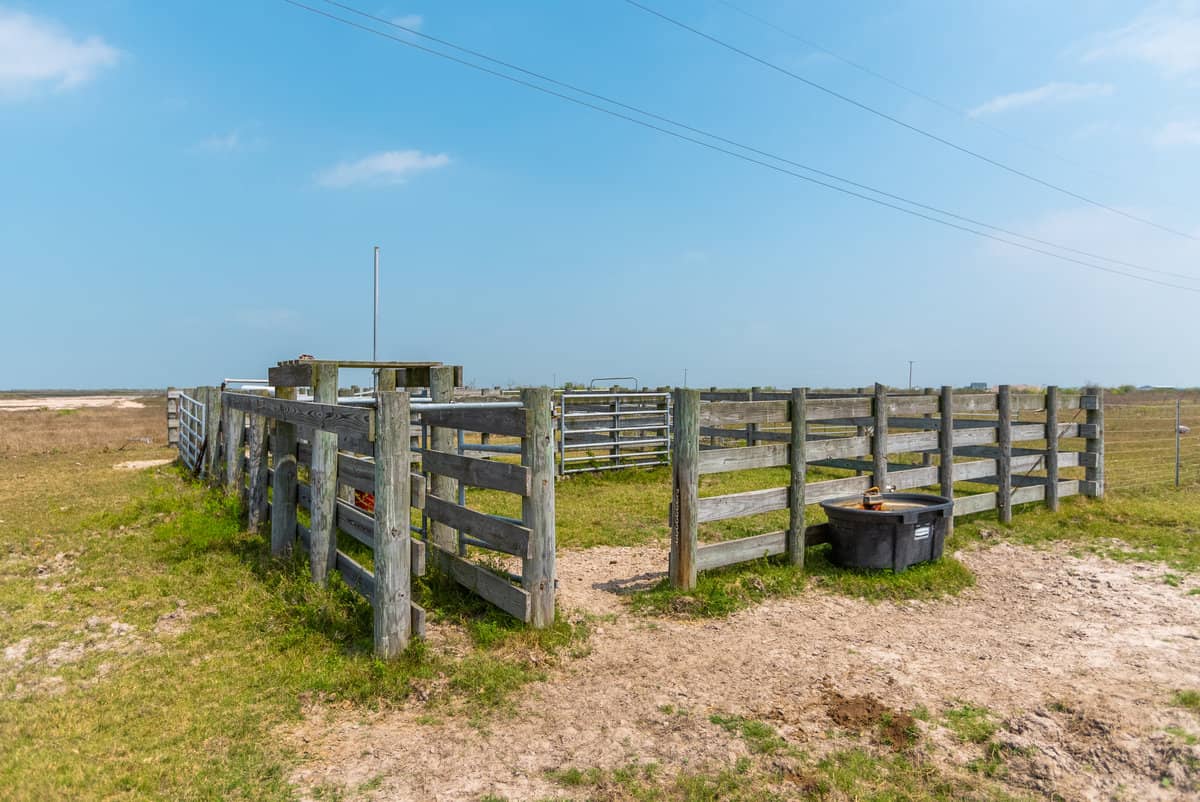 TX Land for Sale with 100-300 Acres | West and Swope Ranches