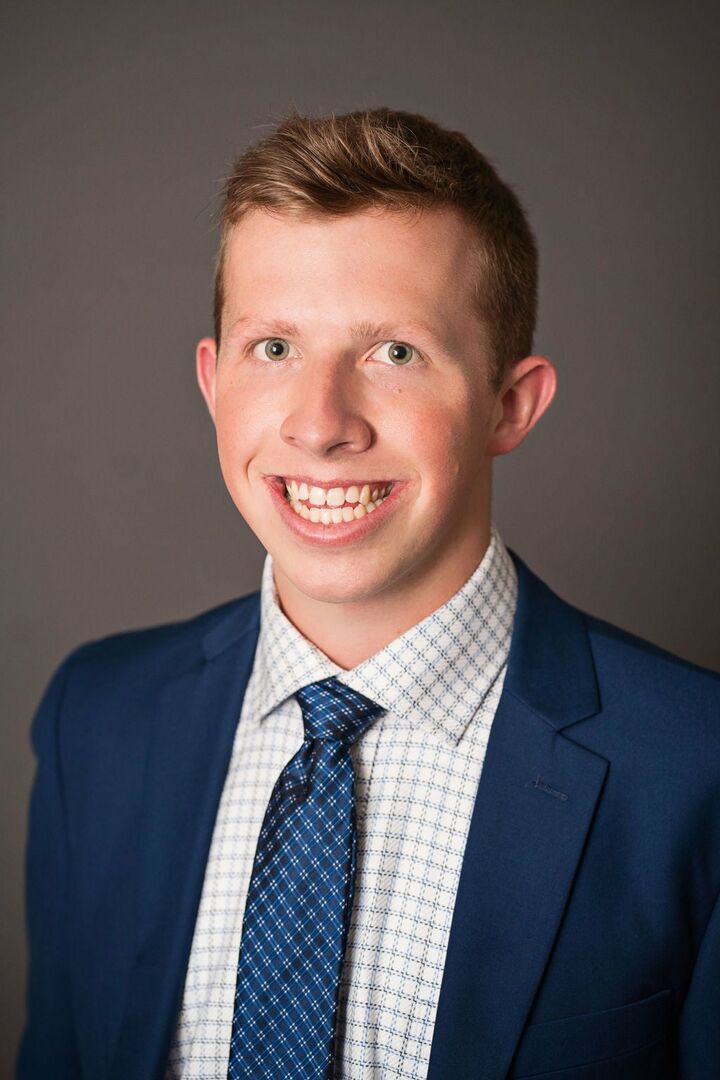 Breckin Meyer's Instagram, Twitter & Facebook on IDCrawl