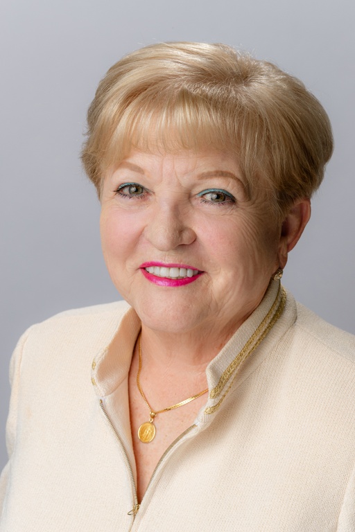 Miriam Horn | Seven Gables Real Estate | CA Real Estate